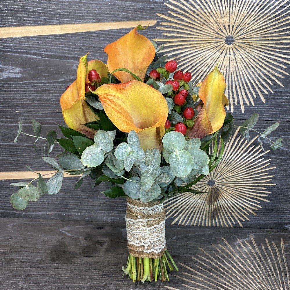 Buchet cununie cale portocalii si hypericum – Atelier Secret Garden
